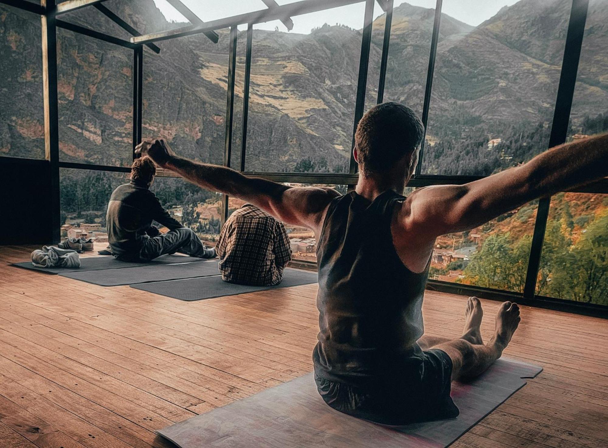 ᐉ WOLF TOTEM BOHO-CHIC BACKPACKER HOSTEL ( PISAC, PERU ) REAL PHOTOS ...